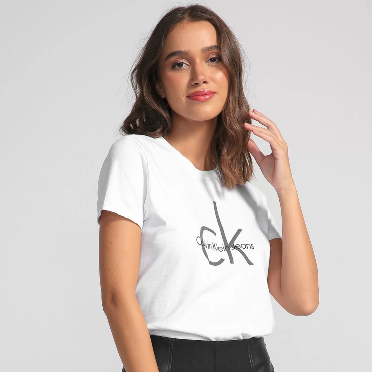 Camiseta Calvin Klein Jeans Logo Branca - Tema Evolve